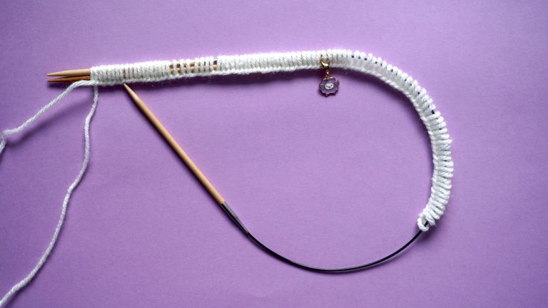 Knitting Stitch Marker Guide: All You Need to Know