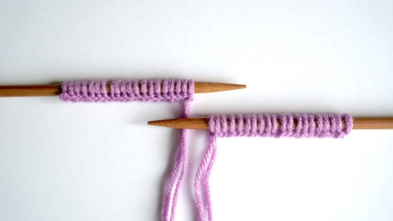 Long Tail Cast On for Knitting Beginners