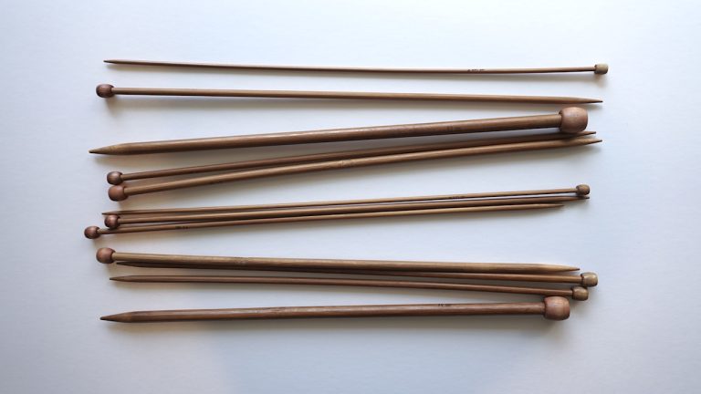 A Beginner's Guide to Types of Knitting Needles