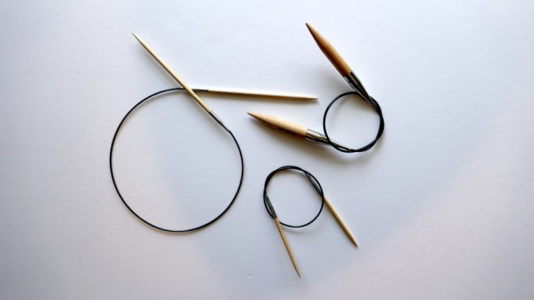 A Beginner's Guide to Types of Knitting Needles